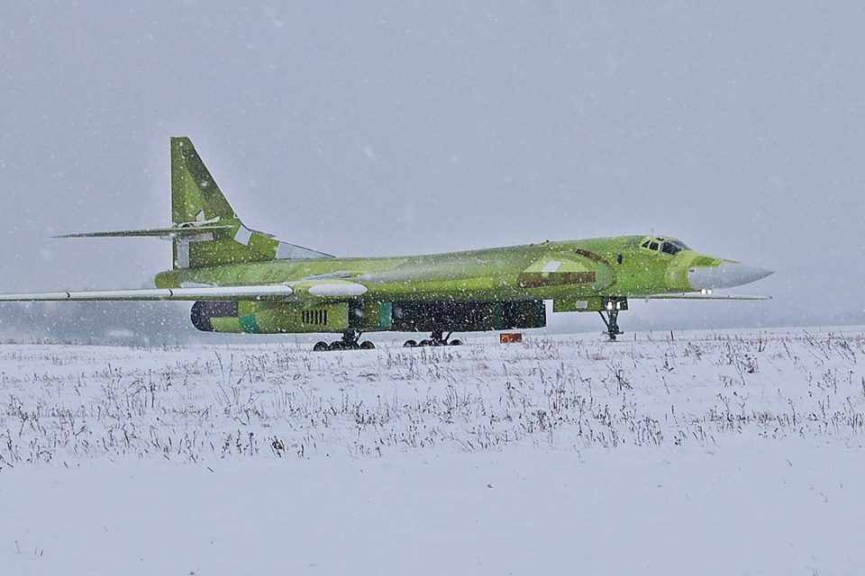 Um novo Tu-160 ganha os céus 40 anos após o primeiro voo do bombardeiro ...