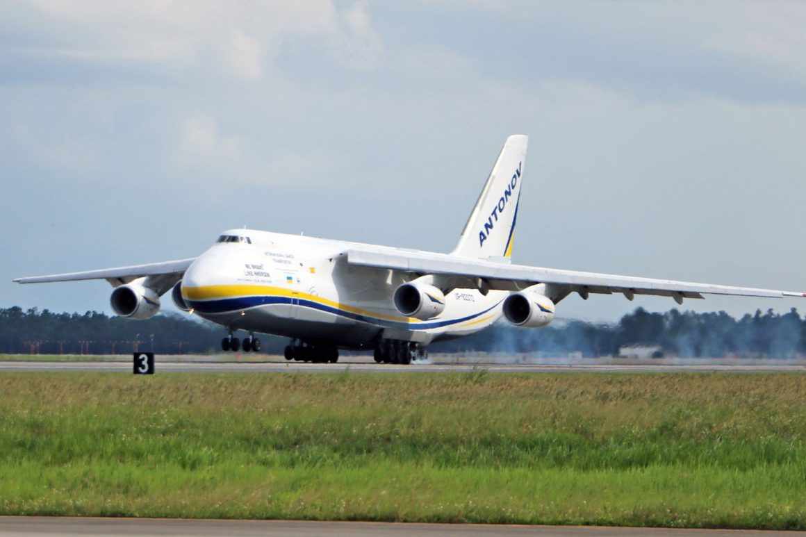 Cargueiro Antonov An-124 vira um 'quarentão' - Airway