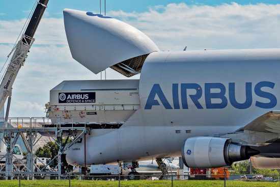 Airbus BelugaST entrega satélite no Kennedy Space Center - Airway