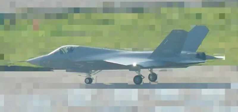 “Clone” do F-35: flagras mostram mais detalhes do novo caça chinês J-35 ...
